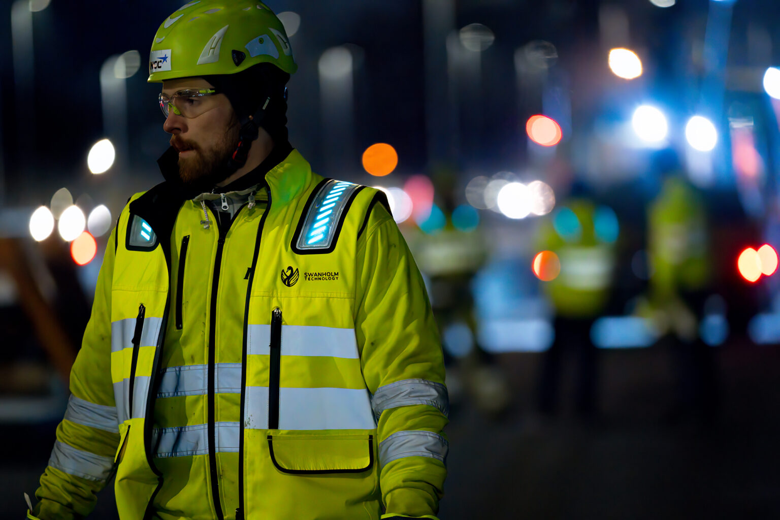 Uppkopplad väst larmar vid fall | Byggvärlden